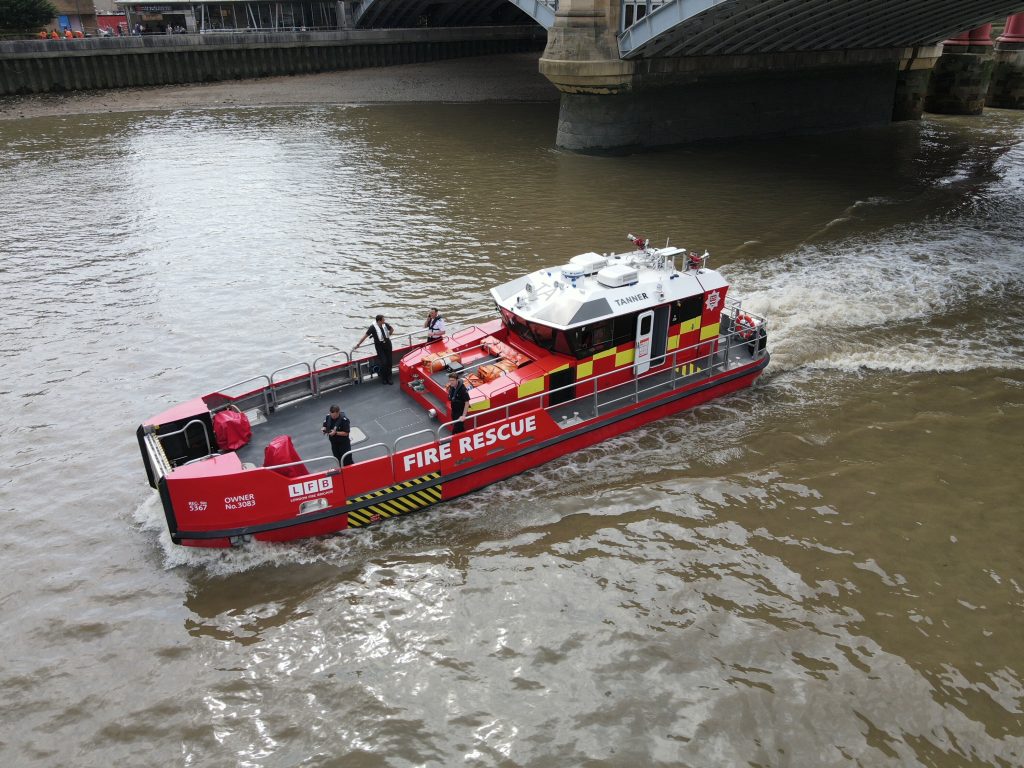 The London Fire Brigade has two new fire boats on the Thames - Tailchaser